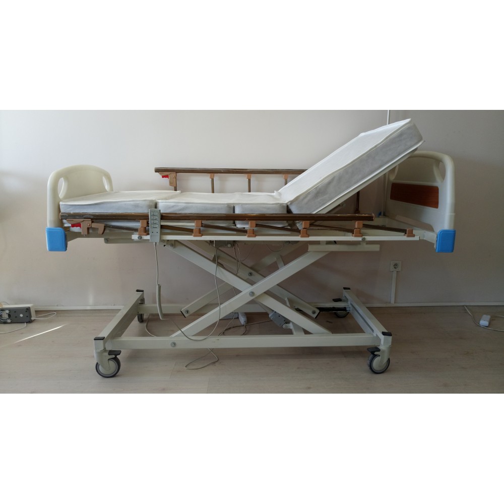 HK-80 – 3 MOTORLU ASANSÖRLÜ KORKULUKLU HASTA KARYOLASI